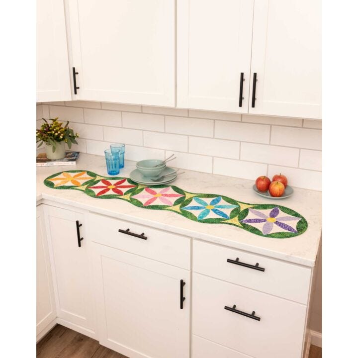 GO! Daisy Chain Table Runner Pattern - AccuQuilt