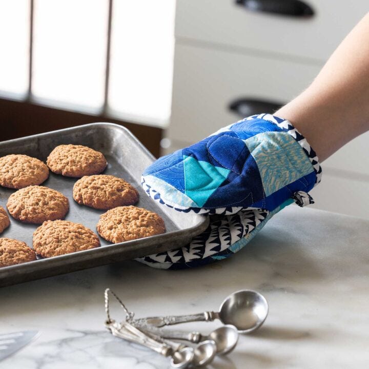 GO! Scrappy Mini Oven Mitt Pattern - AccuQuilt