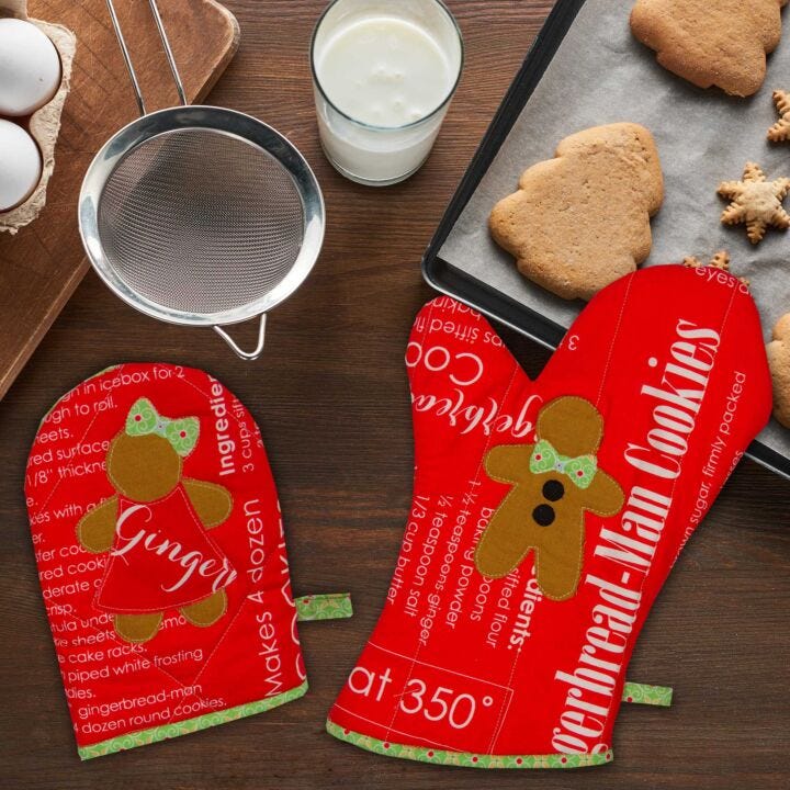 GO! Christmas Mini and Large Oven Mitts Pattern - AccuQuilt