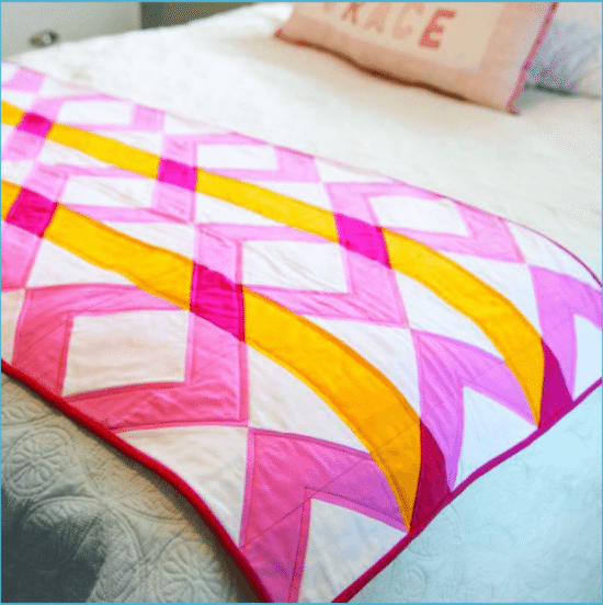 6 Free Bed Runner Patterns to Spruce up Your Decor