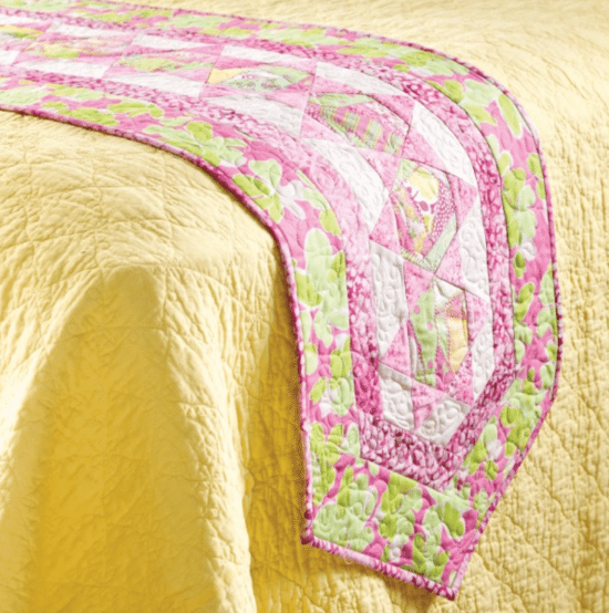 6 Free Bed Runner Patterns to Spruce up Your Decor