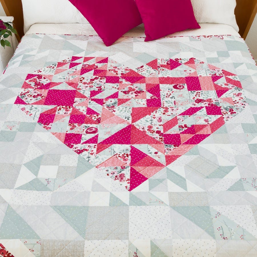7+ Valentine's Day Quilt Projects You'll Heart